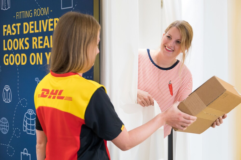 Ook DHL opent pashokjes voor modebestellingen